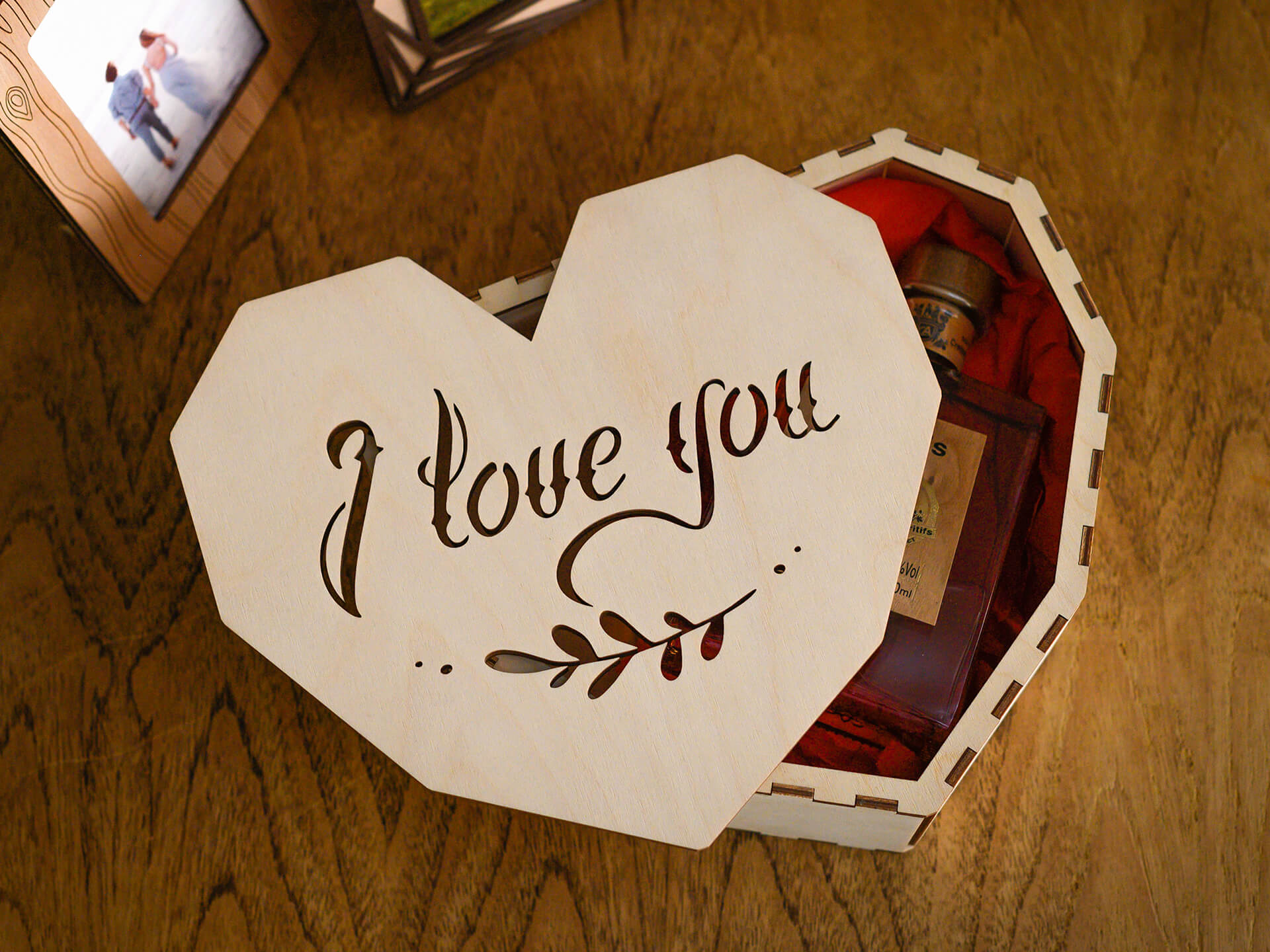 Ξύλινο Διακοσμητικό Κουτί "I Love You" - Gift & Design