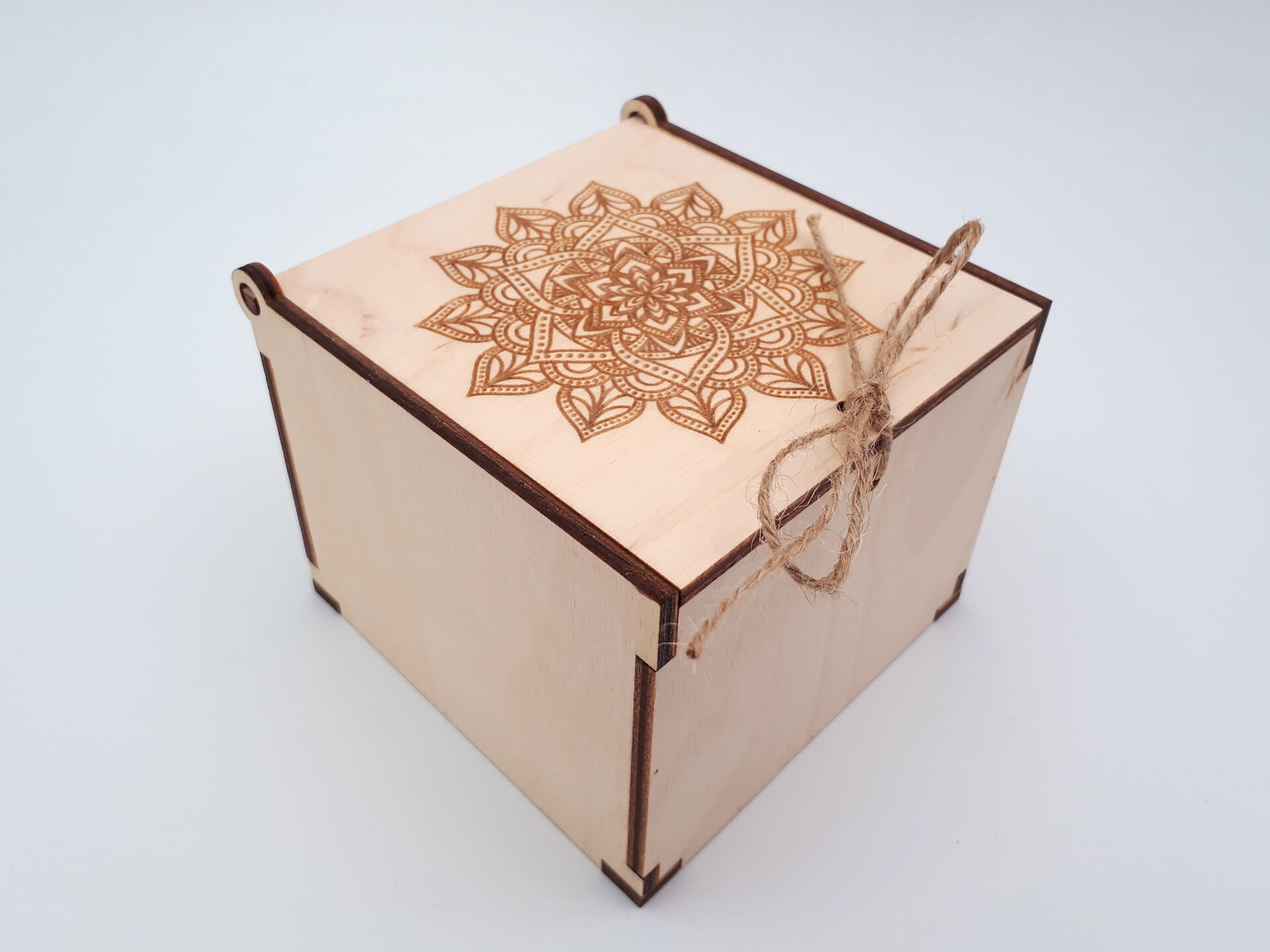 Ξύλινο Κουτί “Mandala'' - Gift & Design